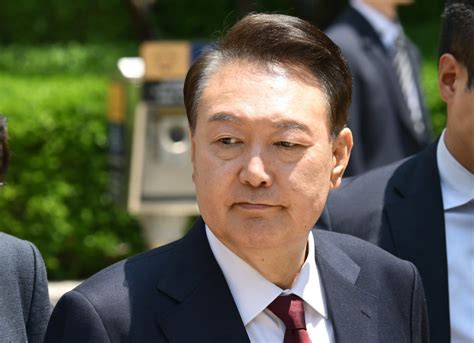 윤석열 국민의힘 탈당…사과는 없이 “김문수에 힘 모아달라”