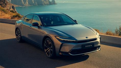 Toyota Crown Review 2026 Luxury Hybrid Sedan With Power