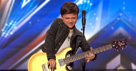 4 Year Old Piano Prodigy Stuns Crowd With His Incredible Skills Faithpot