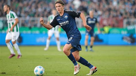 Felix Götze Ostwestfälische Konstante Mit Aufstiegstraum Fußball