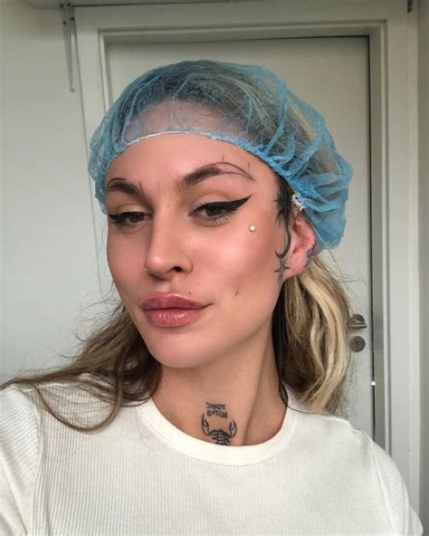 Galerie Zoe Black Z Big Brothera Agresivní Otec život V Cizím Těle A čtyři Sourozenci Fotka