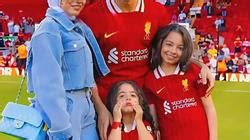 صور محمد صلاح مع جوائز الأفضل تشعل مواقع التواصل الملك المصري يتألق