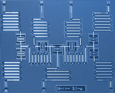 Prototype Quantum Computer Gives Small Molecule Quantum Simulation