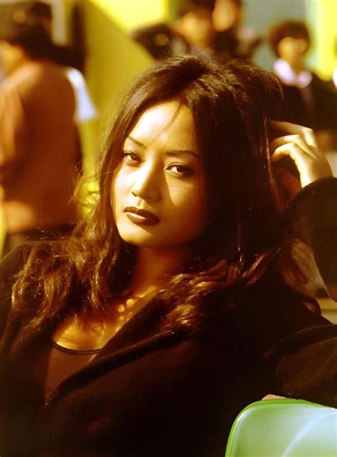 이슈유머 통통한 입술이 주는 여자연예인 특유의 분위기들 정윤희 김혜수 뉴진스 혜인