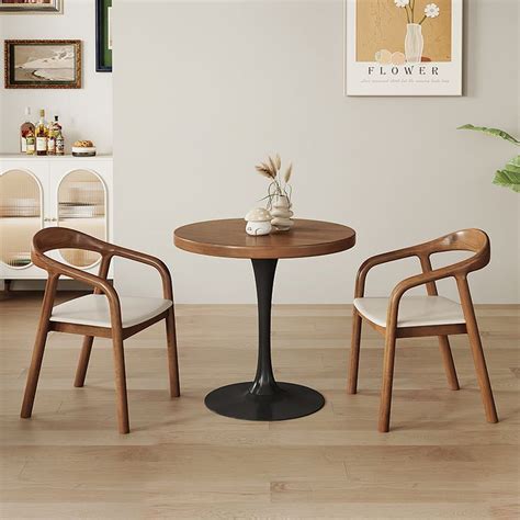 Round Table And Chair Set Design For Reception Space And Small Meeting