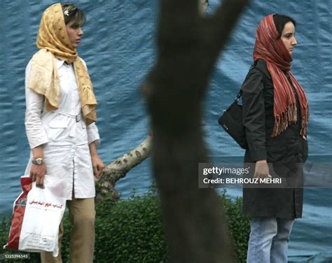 Modern Iranian Women Dress