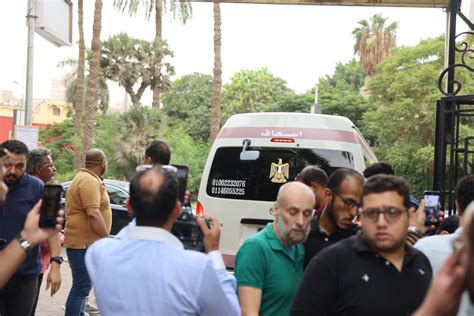 انهيار ماجدة نور الدين خلال تشييع جثمان نجلها أحمد سامي العدل