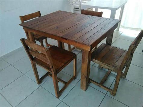 Wooden Pallet Dining Furniture Set