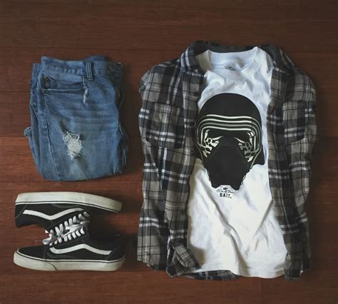 How To Make An Interesting Art Piece Using Tree Branches EHow