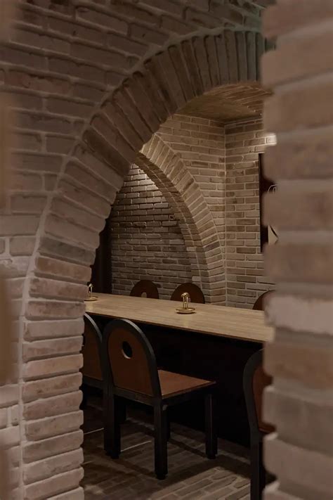 벽돌 컨셉 고급스러운 40평 와인바 인테리어 강남구 신사동 벽돌 컨셉 고급스러운 40평 와인바 인테리어 강남구 신사동