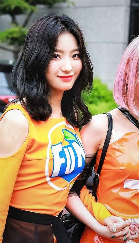 Pin By ☠️daoh☠️ On 01 Lee Sae Rom 🦊 이새롬 Striped Top Womens Top