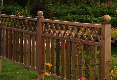 Деревянный забор 133 фото универсальное ограждение из дерева для частного дома и дачи своими