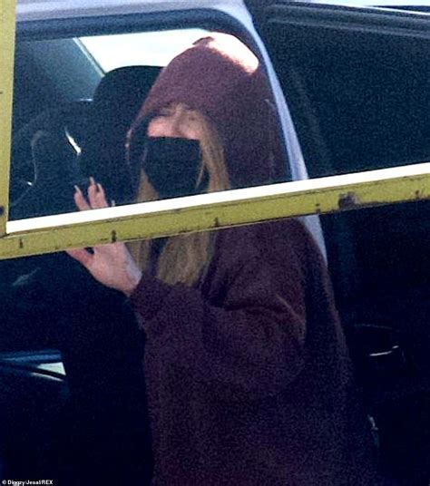 Adele Goes Incognito As She Arrives In La After Partying In London