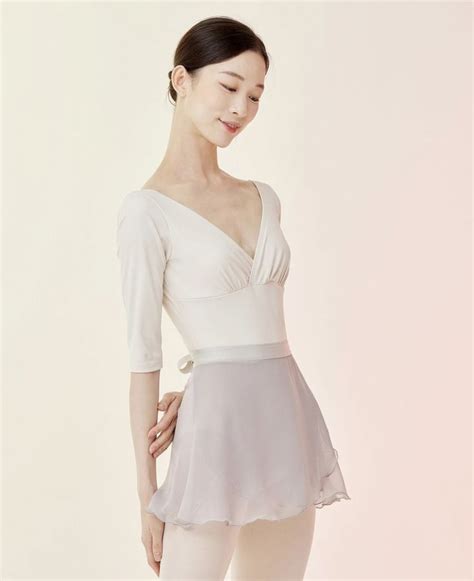 Pin By Peach Benefiel On Balletcore Ballet Clothes Casual Elegant