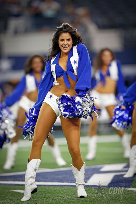 Dallas Texas Cowboys Cheerleaders Garakd