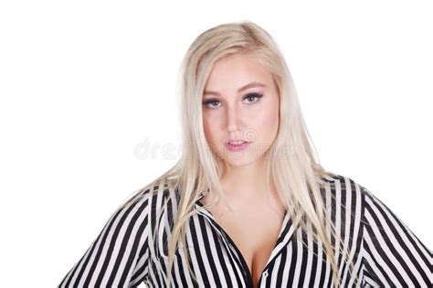 Jovencita Rubia Posa Aislada En Imagen De Archivo Imagen De Modelo Hermoso