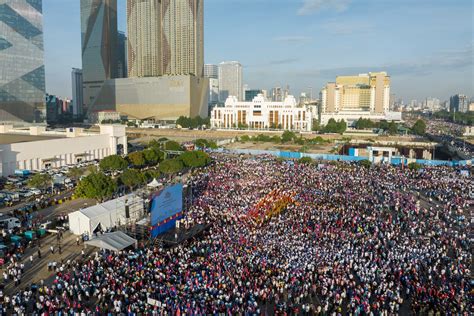 ឧកញ៉ាស្រុកខ្មែរ ឧកញ៉ាស្រុកខ្មែរ Added A New Photo