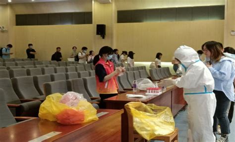 志愿服务国庆特辑防疫从未停歇 人文学院