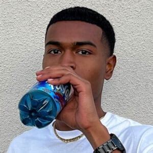 Jayden Aj Age Family Bio Famous Birthdays