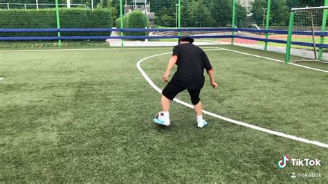 어느 한국축구선수의 발기술 Youtube