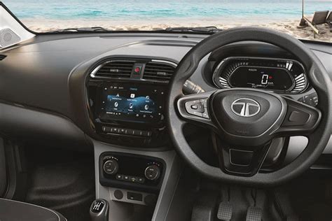 Tata Tiago Xt Cng On Road Price In Nagpur And 2022 Offers Images
