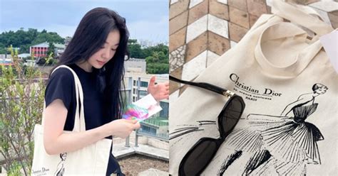 김연아가 든 7만원대 디올백 뭐길래 Sns 핫템으로 떠올라