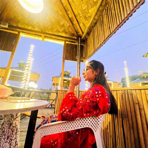 Natural Product অনেকেই বুঝতে পারেন না খাঁটি নারিকেল তেলের বিষয়টা। আজ আমি আপনাদেরকে বুঝিয়ে