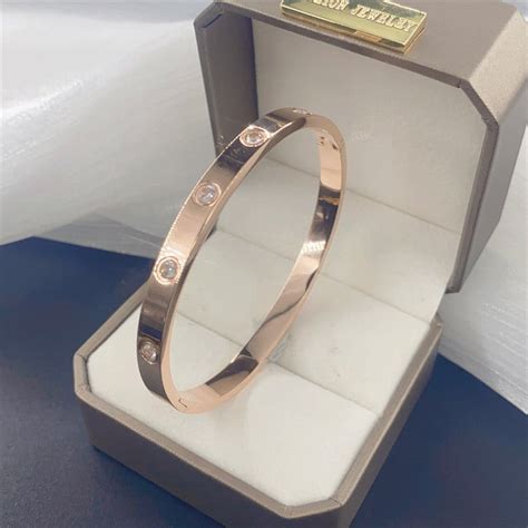 Badu Bg Класически луксозни гривни за любовници от неръждаема стомана с циркон за жени 50 мм