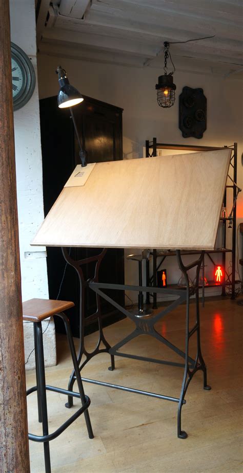 Table à Dessin De Lécole Epdi