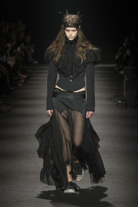 Ann Demeulemeester Fw26《dear Night Thoughts》伸展台系列｜paris Fashion Week