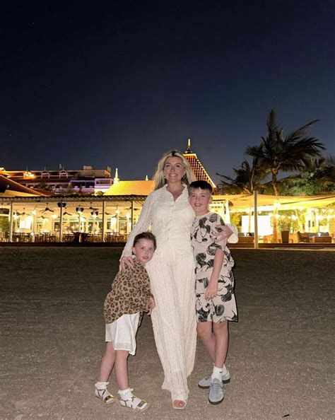 Gogglebox Star Izzi Warner Flooded With Support As She Shares Heartfelt