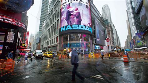 Tcs Vs Infosys Vs Hcl Tech Share Which It Stock To Buy Amid Bank Crisis In Us Stock Market News