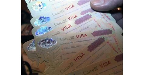 Спипаха 4 ма фалшификатори на документи видео