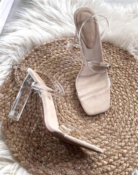 Бежеві босоніжки на прозорому каблуку Asos розмір 40 41 27 см устілка бежеві босоніжки на