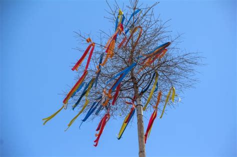 Праздник Весны и Труда в России 1 мая История и особенности праздника в проекте Календарь