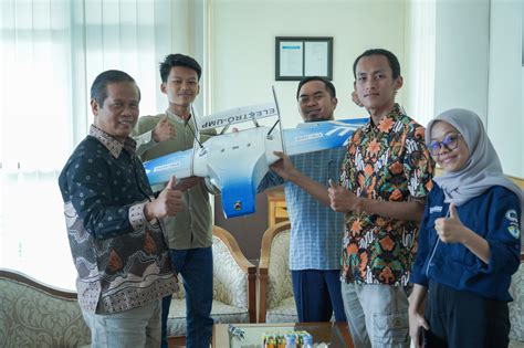 Robot Terbang Inovasi Mahasiswa Teknik Elektro Ump Siap Bersaing Di