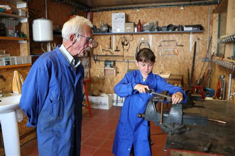 Loutil En Main Arrive Au Centre De Formation Du Btp à Grand Bourgtheroulde