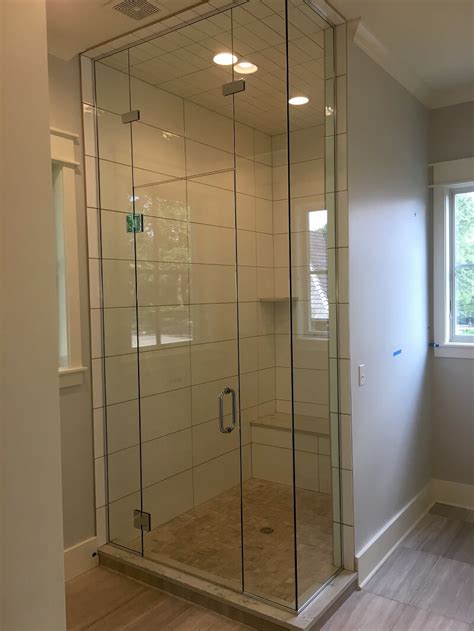 5 Factors To Consider When Choosing Your Glass Shower Doors