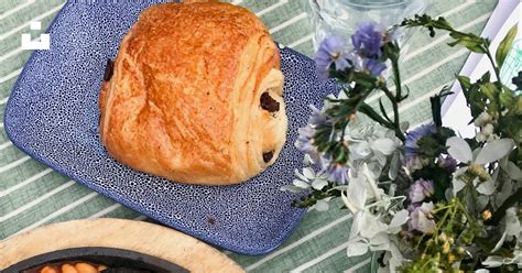 테이블 위의 음식 한 접시와 커피 한 잔 사진 Unsplash의 무료 코파 클럽 타워 브리지 이미지