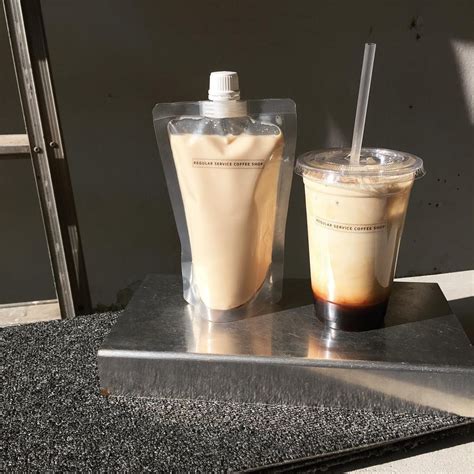 인테리어 넘 감각적 올때마다 좋은 곳이 마구 마구 늘어나는구나 여기는👣 하루 40개 한정 판매라는 얼그레이밀크티 그치만 크림바닐라 가 너무 너무 맛있당 위에