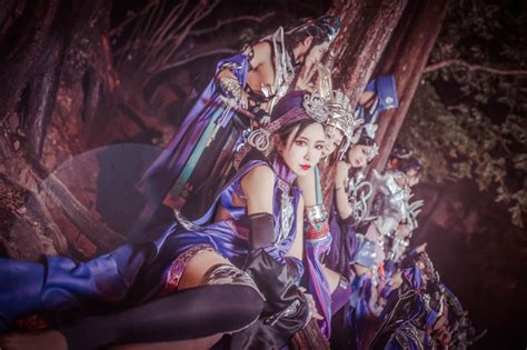 毒哥妖娆毒姐美艳 《剑网3》五毒全校服cos群像 新浪剑网3专区