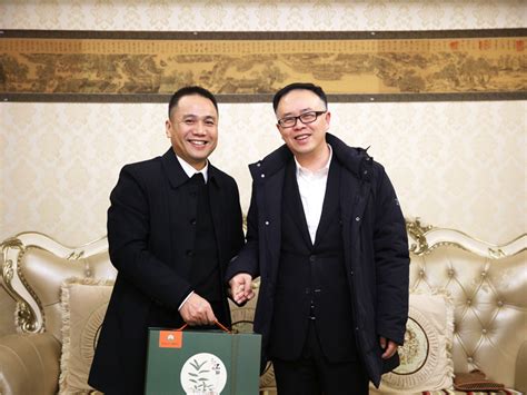 乐清市委副书记市长戴旭强一行慰问温州宏丰董事长兼总裁陈晓 温州宏丰电工合金股份有限公司