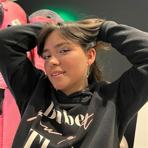 Mystihall主播：免费直播性爱表演和聊天 Stripchat