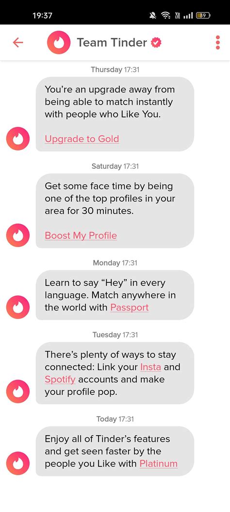 She Messages Me Everyday Does She Want Me Or Just My Money R Tinder