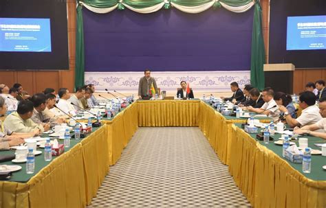 တရုတ်နိုင်ငံ ဟူနန်ပြည်နယ် ဟွိုင်ဟာမြို့မှ စီးပွားရေးလုပ်ငန်းရှင်များန