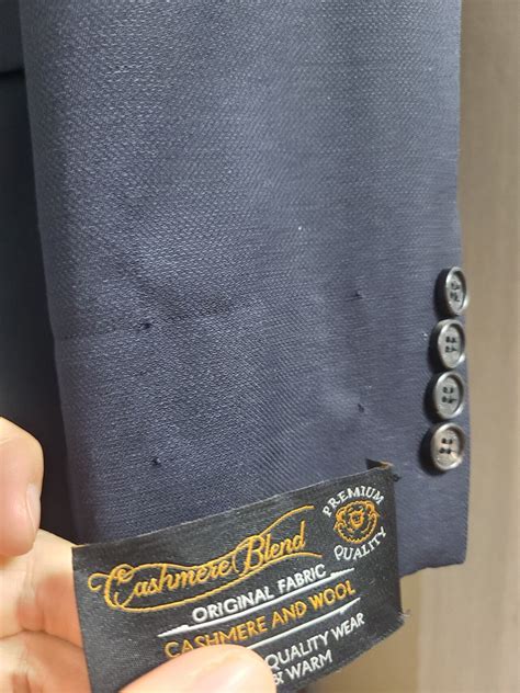 정장에 소매 라벨 제거하는데 패션 에펨코리아