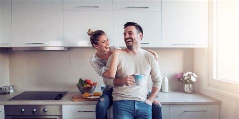 دانستنیهای اولین رابطه جنسی ۲۱ مورد بدون سانسور ویکی روان