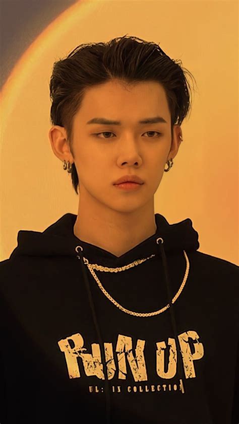 Пин от пользователя 愛 на доске Yeonjun в 2022 г Знаменитые парни Знаменитости парни Певцы