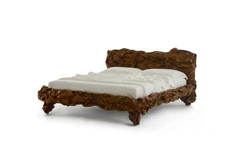 Кровать двуспальная на стальном каркасе с кожаным изголовьем Grinza bed ...