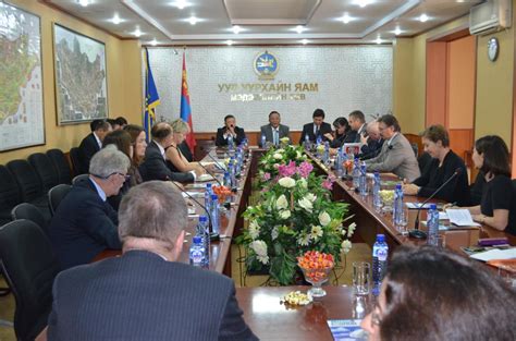 Сайд Д Ганхуяг Элчин сайдуудтай уулзлаа